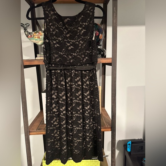 Valerie Bertinelli | Dresses | Valerie Bertinelli Lace Dress With ...